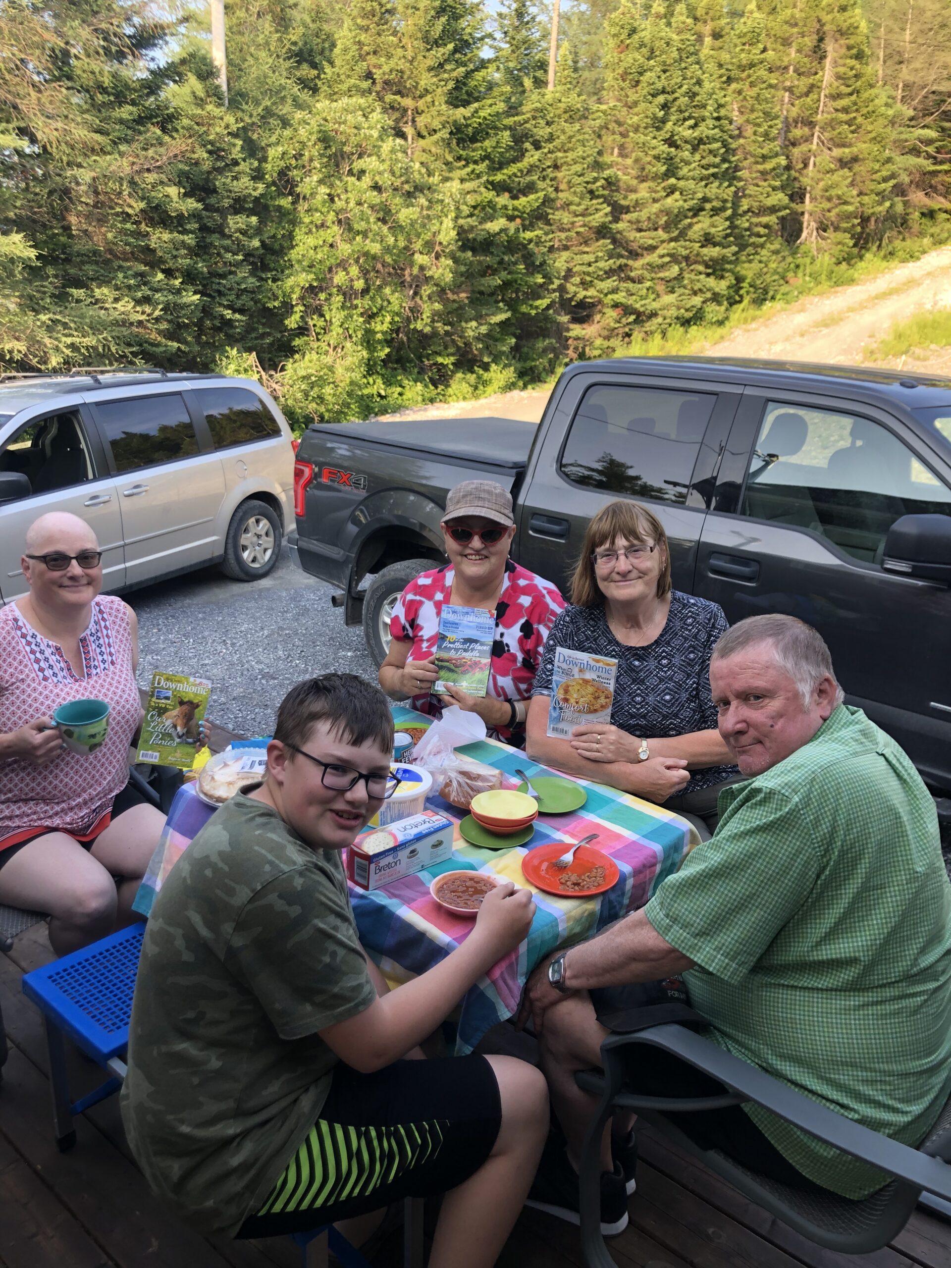 Visiting friends - Downhome Magazine