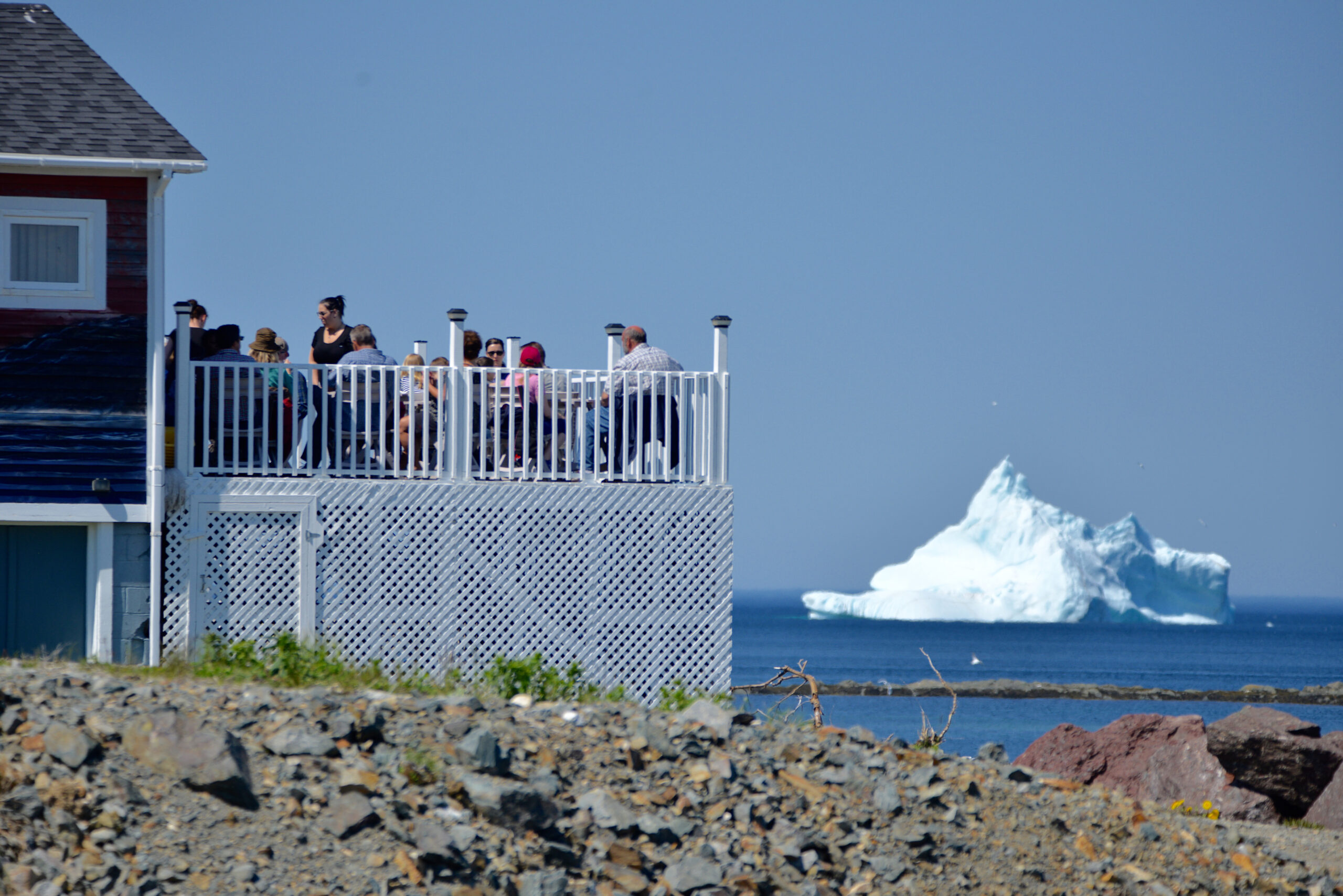 ICEBERG IN TWILLINGATE HARBOR - Downhome Magazine
